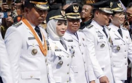 Doa Dan Harapan Masyarakat Kepada Maya Hasmita - Bupati Wanita Pertama ...